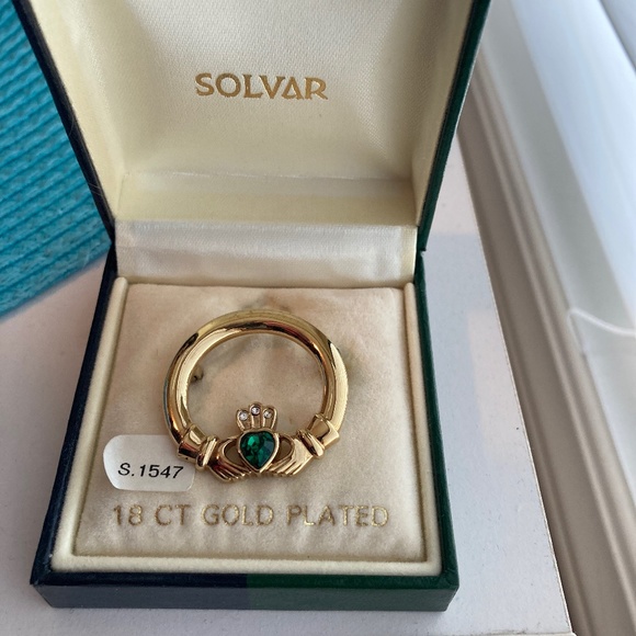 solvar | Jewelry | Solvar Irish Brooch Gold Plated | Poshmark